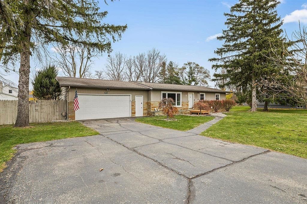 3025 E Gordonville Rd, Midland, MI 48640 | Zillow