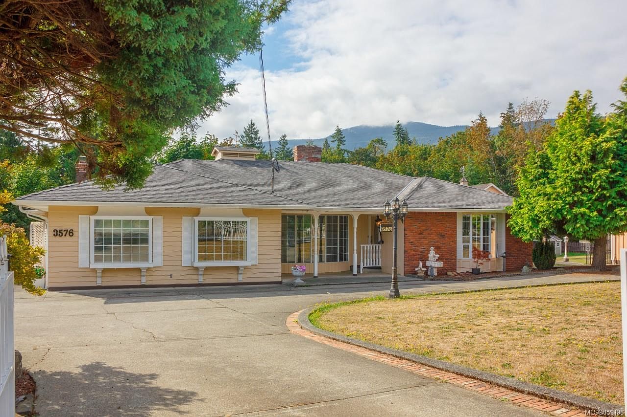 3576 Jingle Pot Rd, Nanaimo, BC V9R 6W9 | Zillow