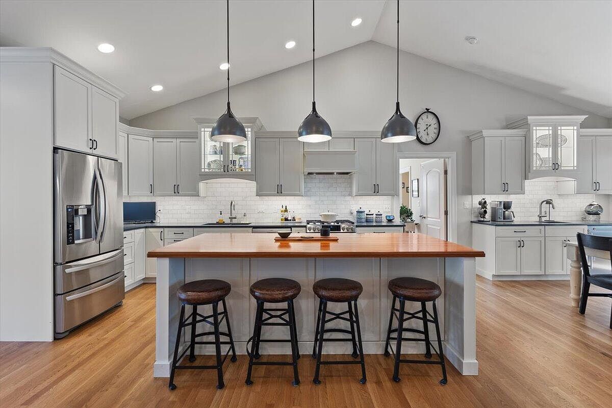 149 Rabbit Run, Wells, ME 04090 | Zillow