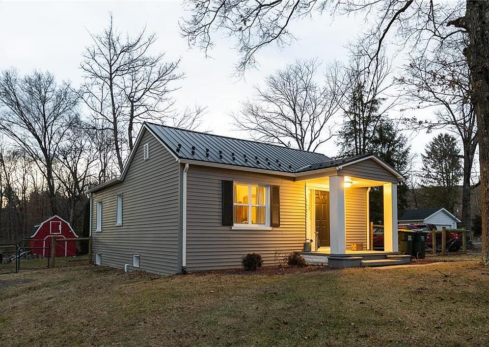 4282 W Mountain View Dr, Walnutport, PA 18088 | Zillow