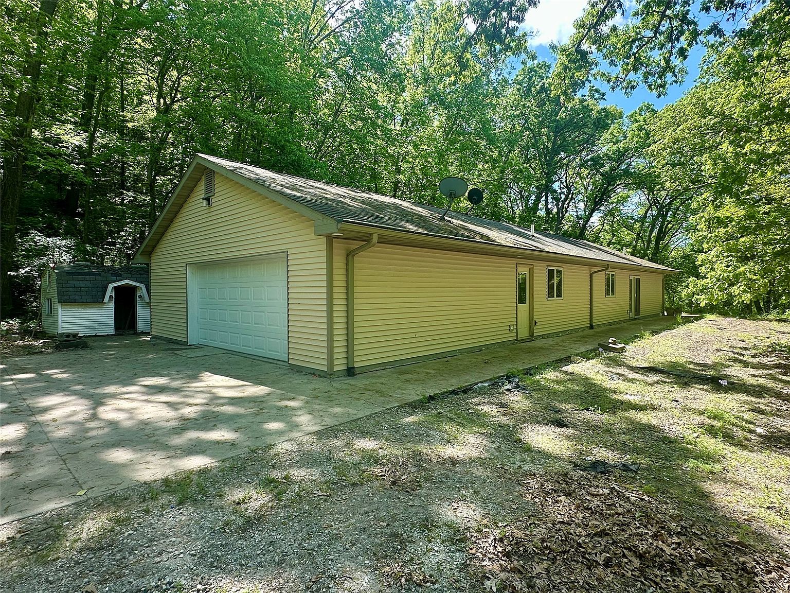 2369 Saint Charles Rd, Winterset, IA 50273 | Zillow