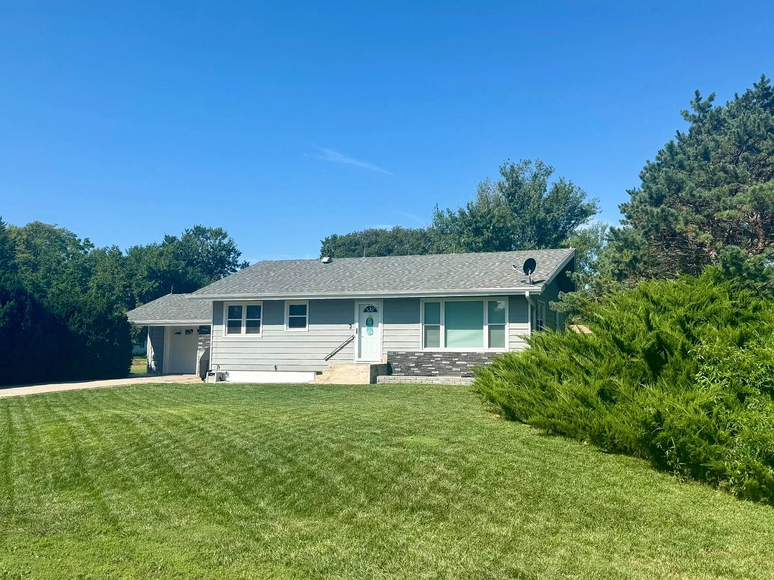 409 Carpenter St, Byron, NE 68325 | MLS #11563916 | Zillow