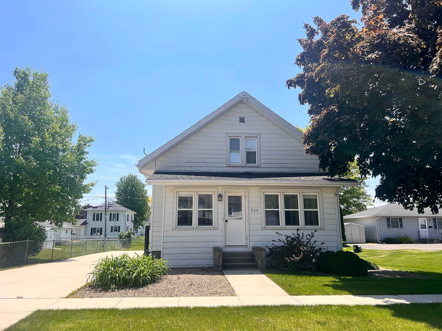 204 1st Ave, Farley, IA 52046 | Zillow