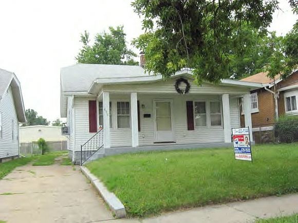 875 W Waggoner St, Decatur, IL 62526 | Zillow