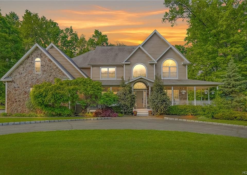 43 Coe Farm Rd, Suffern, NY 10901 | Zillow