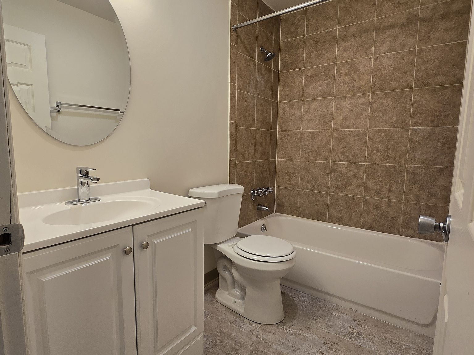 644 Silver Lake Scotchtown Rd APT 8A, Middletown, NY 10941 | Zillow