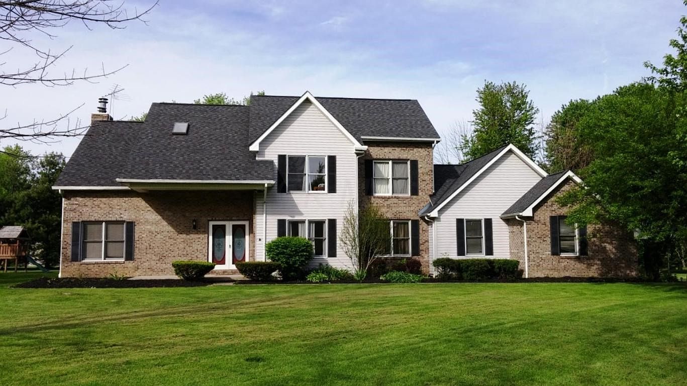 98 Forward Pass, Pataskala, OH 43062 | Zillow