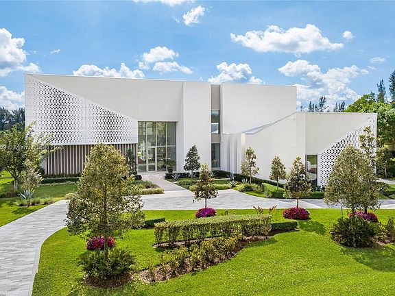 8119 Man O War Rd, Palm Beach Gardens, FL 33418 | MLS #A11349009 | Zillow