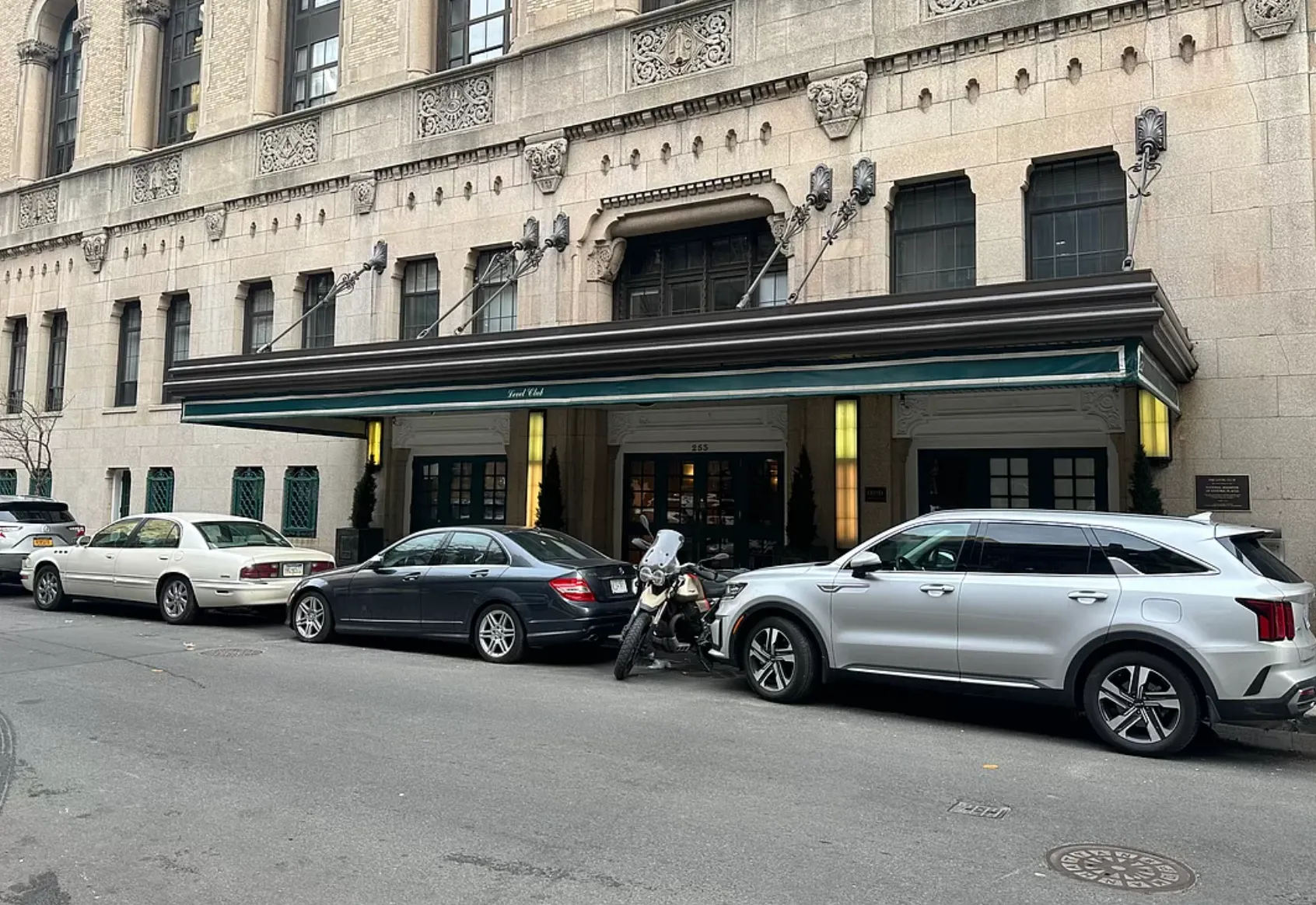 253 West 73rd Street #1F in Upper West Side, Manhattan | StreetEasy