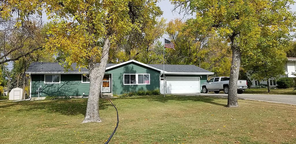244 1st St S, Sabin, MN 56580 | Zillow