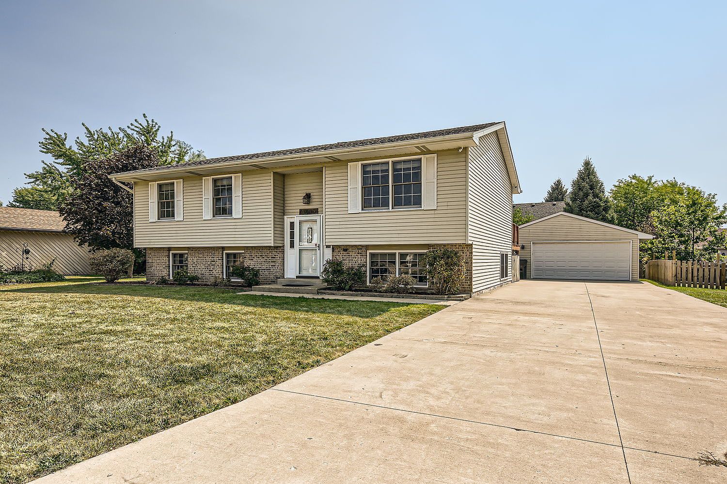 4019 Highland Rd, Zion, IL 60099 | Zillow