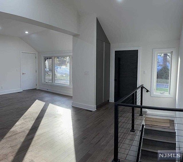 7 Poplar St, Closter, NJ 07624 | MLS #23035525 | Zillow