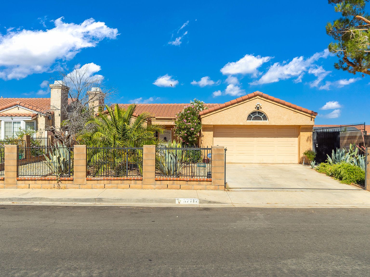 37717 17th St E, Palmdale, CA 93550 | Zillow