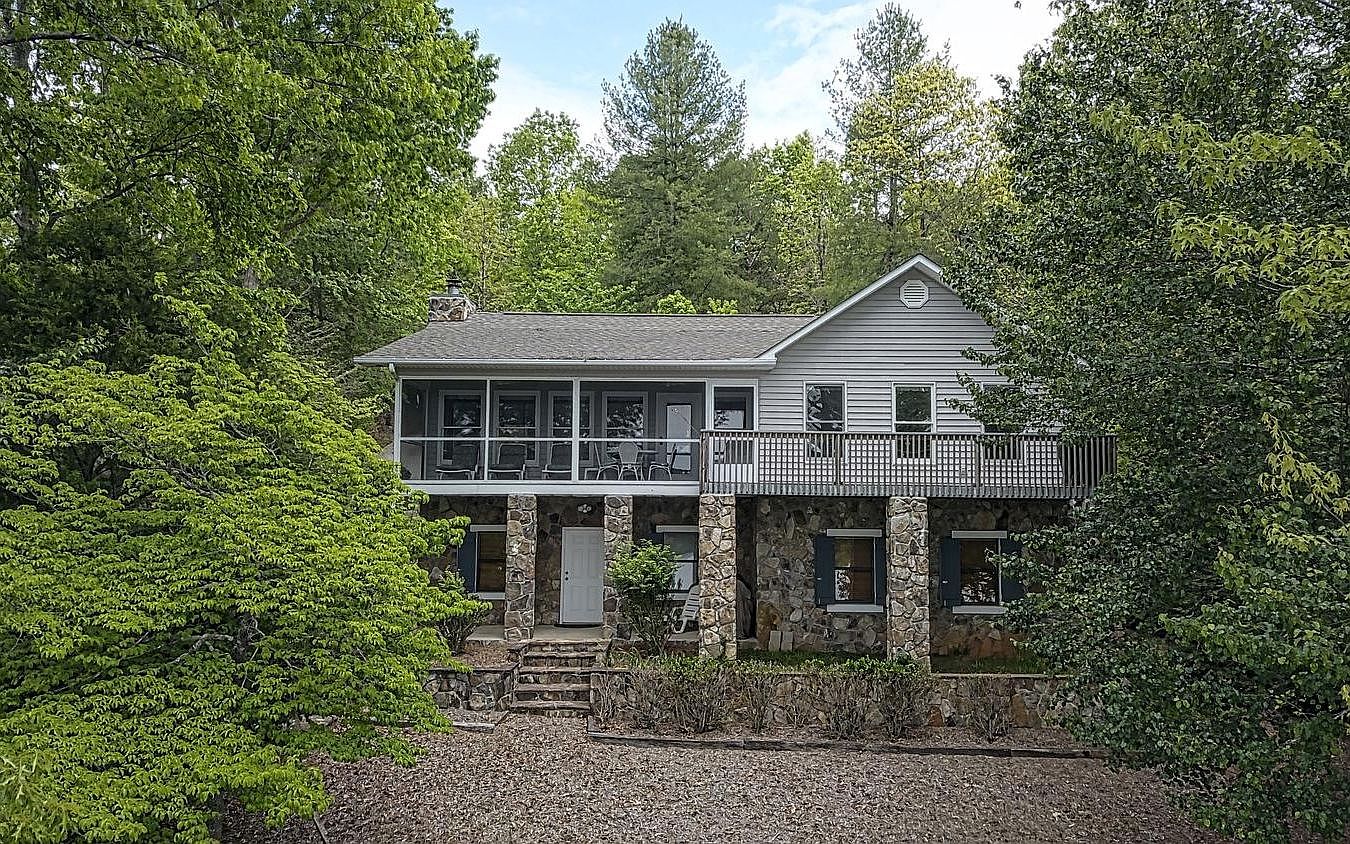 51 Lori Loop, Blairsville, GA 30512 | Zillow
