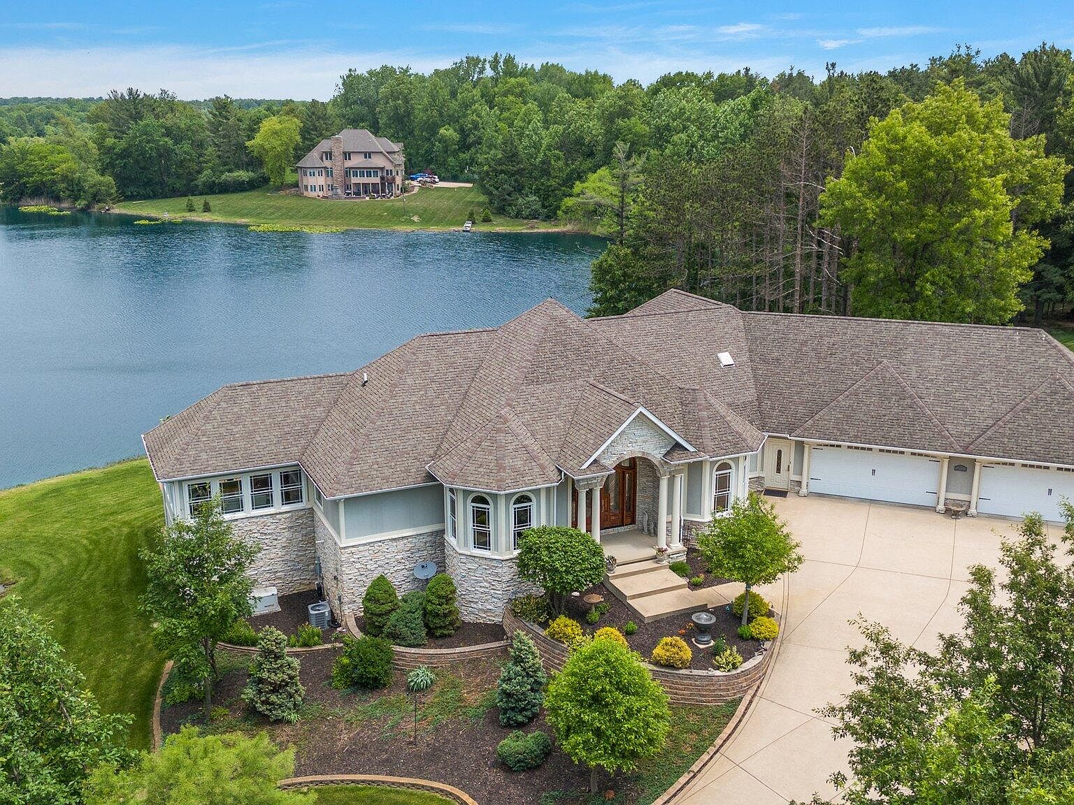 77 Liberty Lakes Dr, Valparaiso, IN 46385 | Zillow