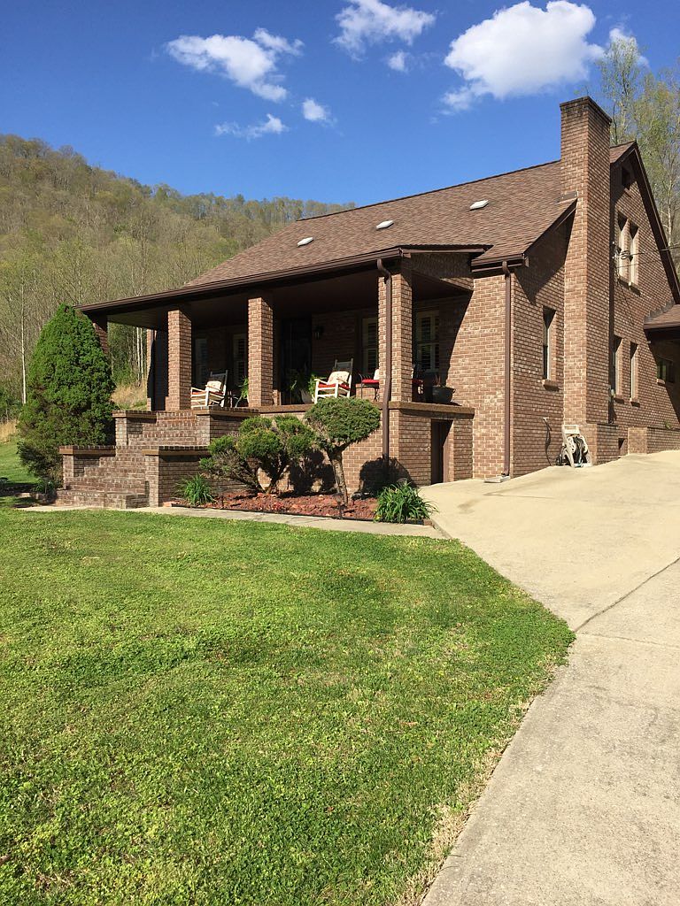 258 Mitchell Hall Ln, Topmost, KY 41862 | Zillow
