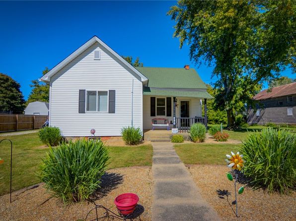 Warrensburg IL Real Estate - Warrensburg IL Homes For Sale | Zillow