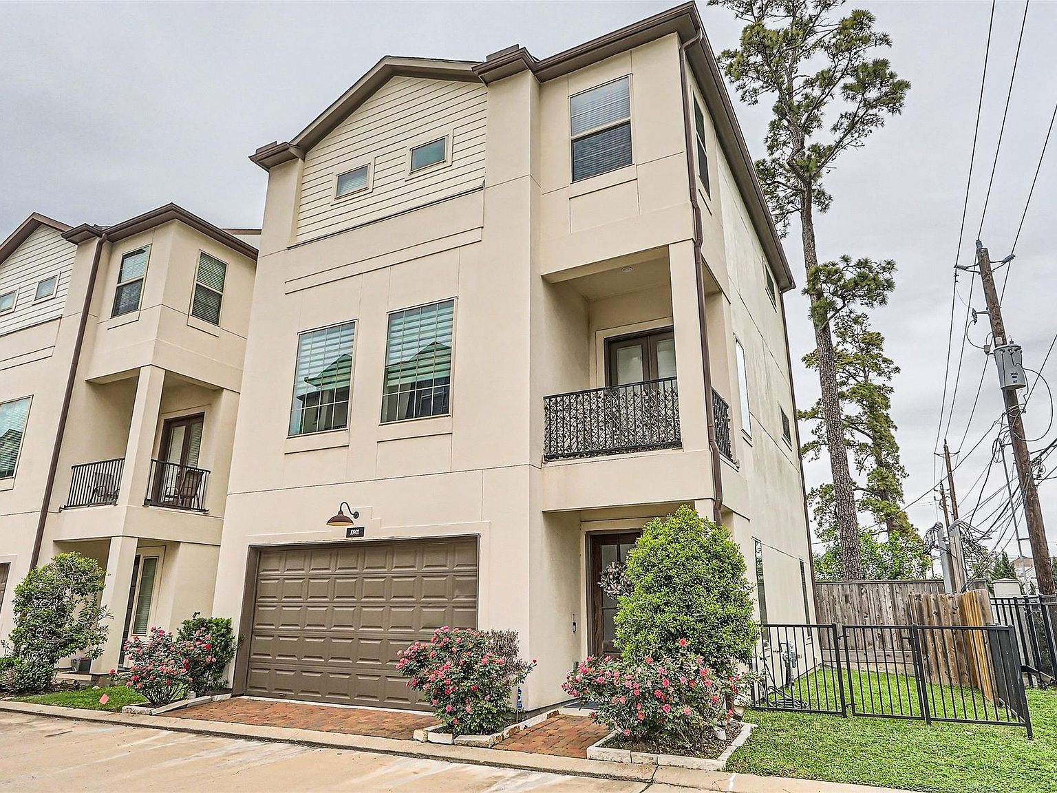 10902 Brookeshire Chase Ln, Houston, TX 77043 | MLS #95690108 | Zillow