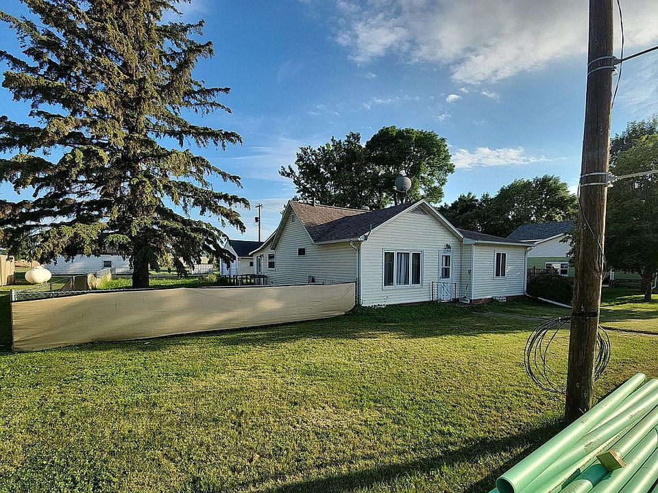 145 Central Ave W, Plummer, MN 56748 | Zillow