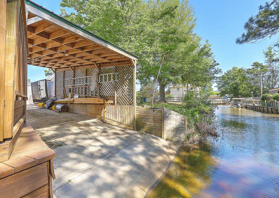 314 Lake Moultrie Dr, Bonneau, SC 29431 | Zillow