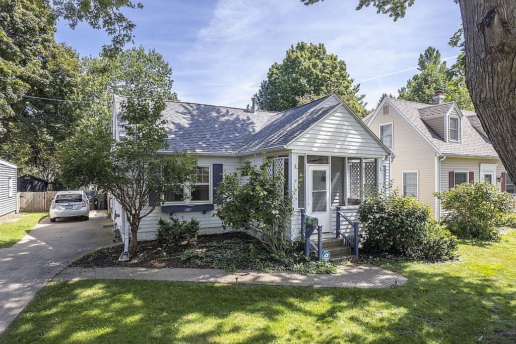 318 Fairview Ave, Iowa City, IA 52245 | Zillow