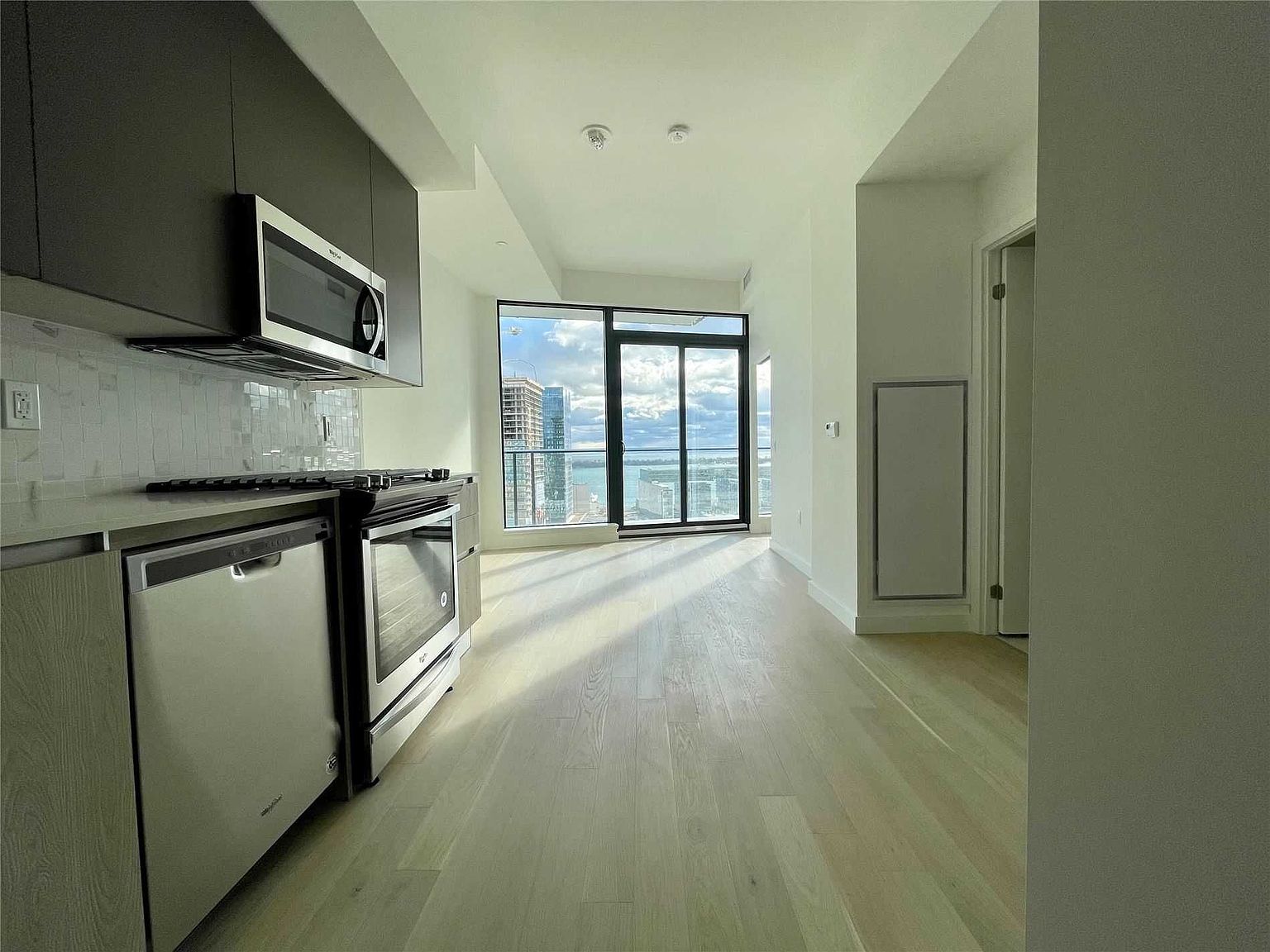 75 The Esplanade #2304, Toronto, ON M5E 1Z4 | Zillow