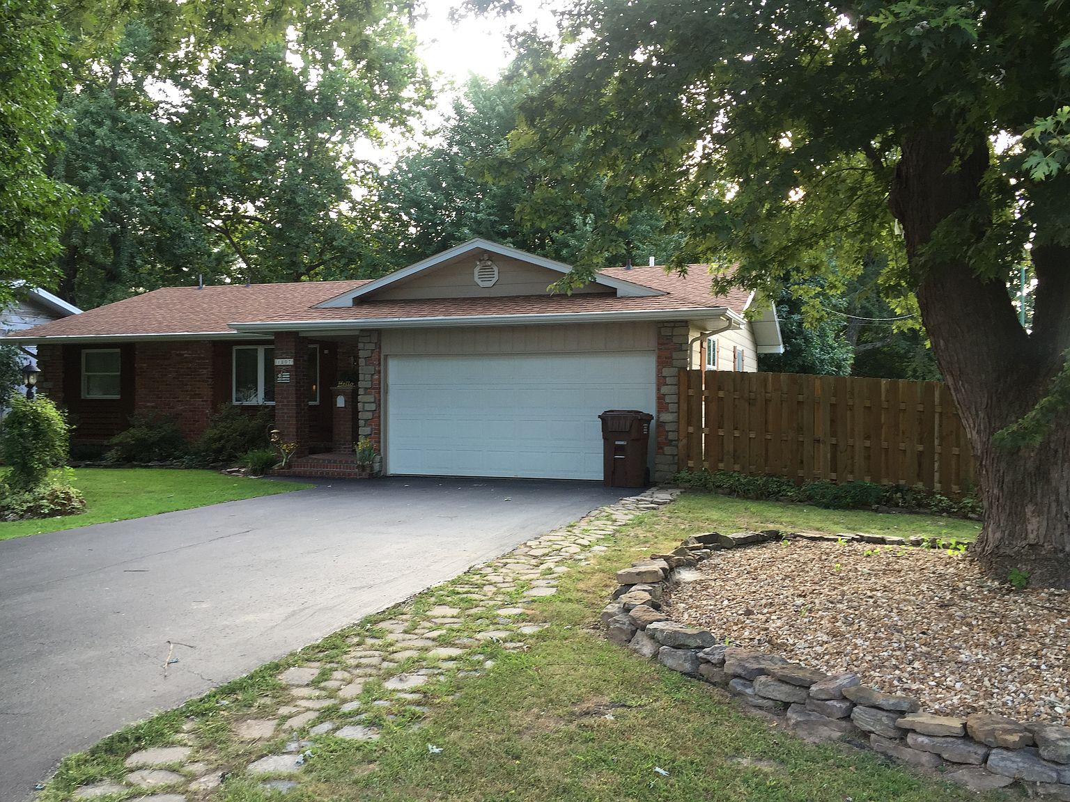 1207 S Cedarbrook Ave, Springfield, MO 65804 | Zillow