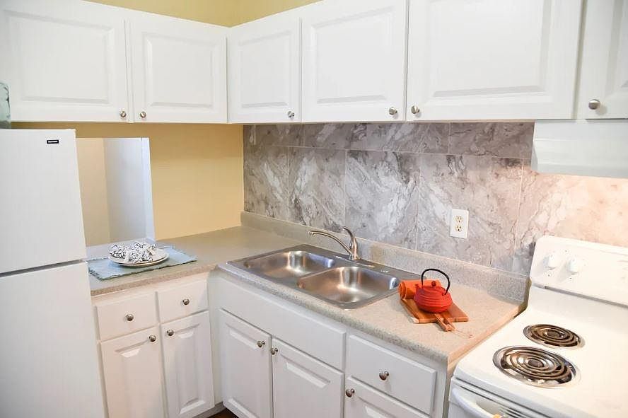 The Oaks on Azeele - 3518 W Azeele St Tampa FL | Zillow