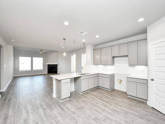 11923 Royal Willow Ln, Houston, TX 77066 | Zillow