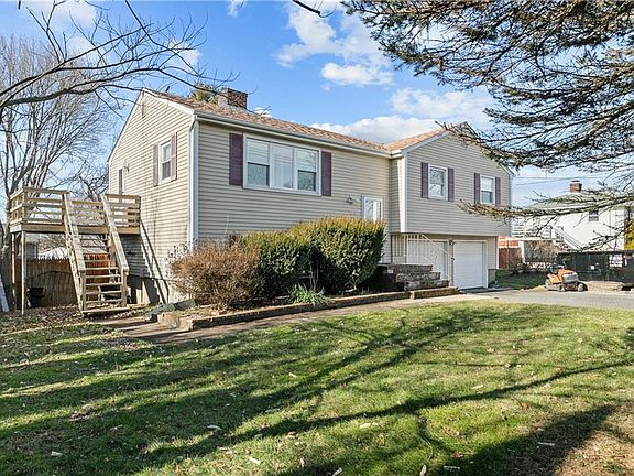 2355 W Main Rd, Portsmouth, RI 02871 | MLS #1352639 | Zillow