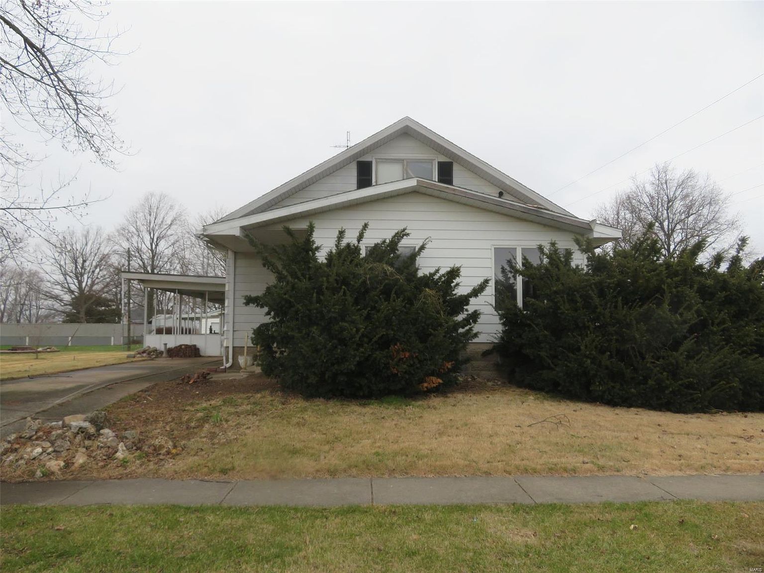 326 N Monroe St, Harvel, IL 62538 | Zillow