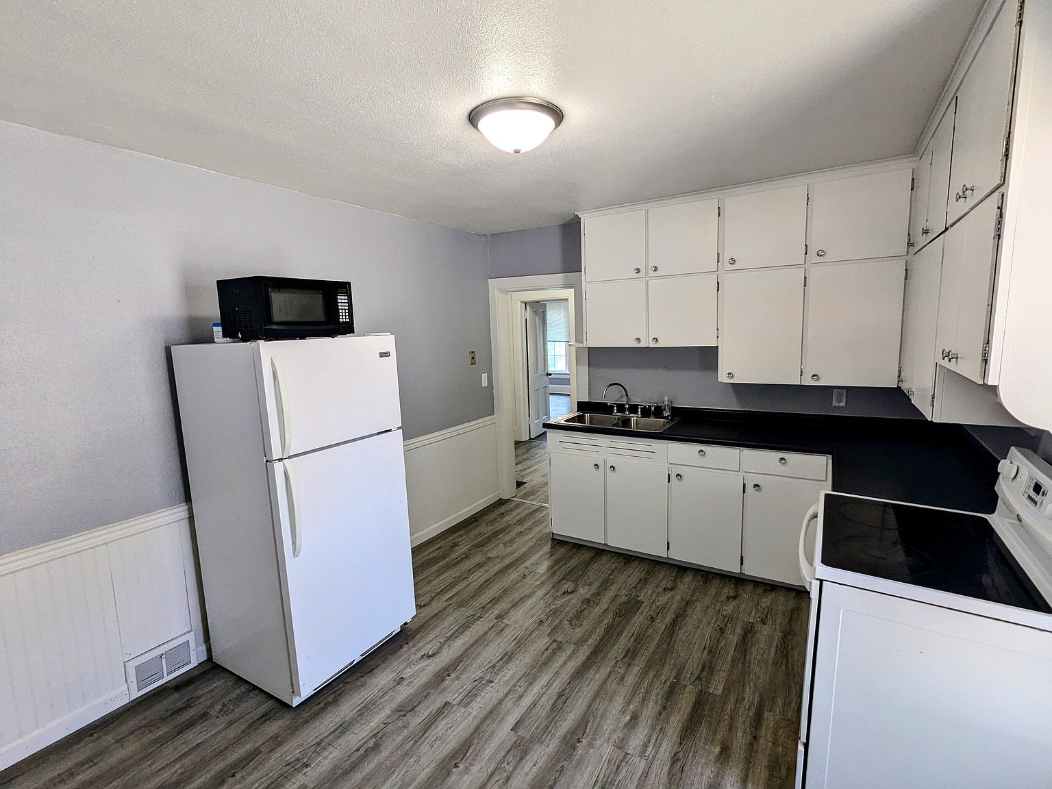 1107 S State St #1, Aberdeen, SD 57401 | Zillow