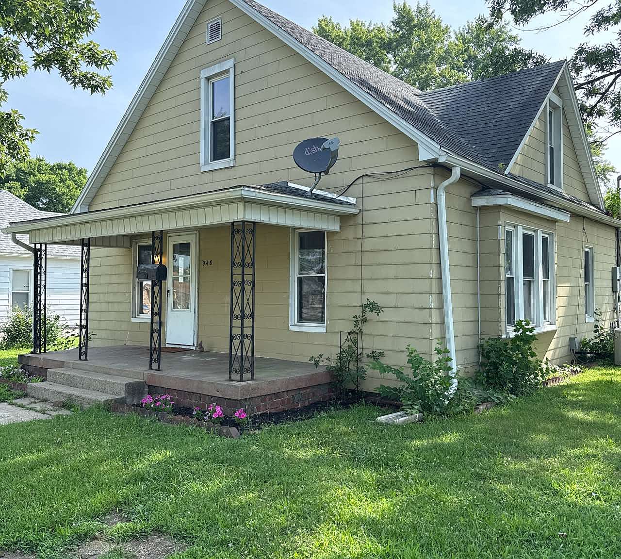 948 S 5th St, Clinton, IN 47842 | Zillow