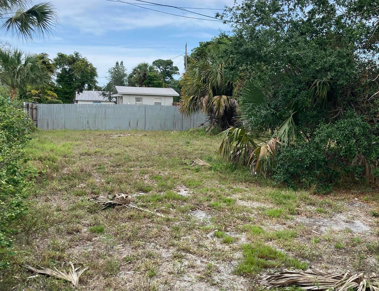 4669 SE May Avenue, Stuart, FL 34997 | MLS #RX-10888393 | Zillow