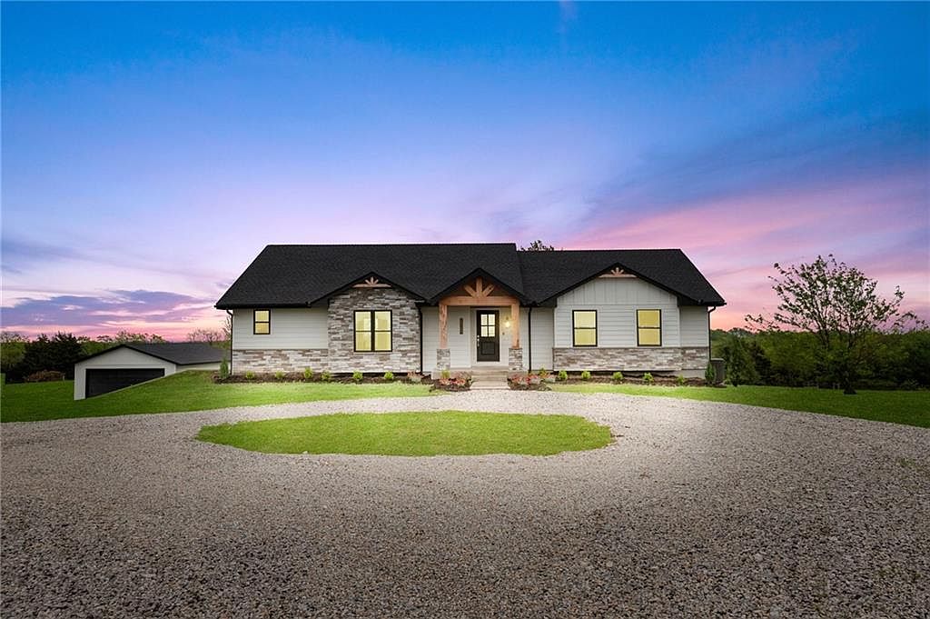 28201 S State Line Rd, Cleveland, MO 64734 | Zillow