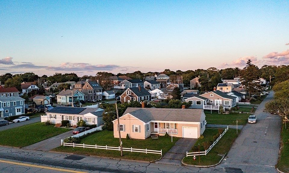 672 W Rodney French Blvd, New Bedford, MA 02744 | Zillow