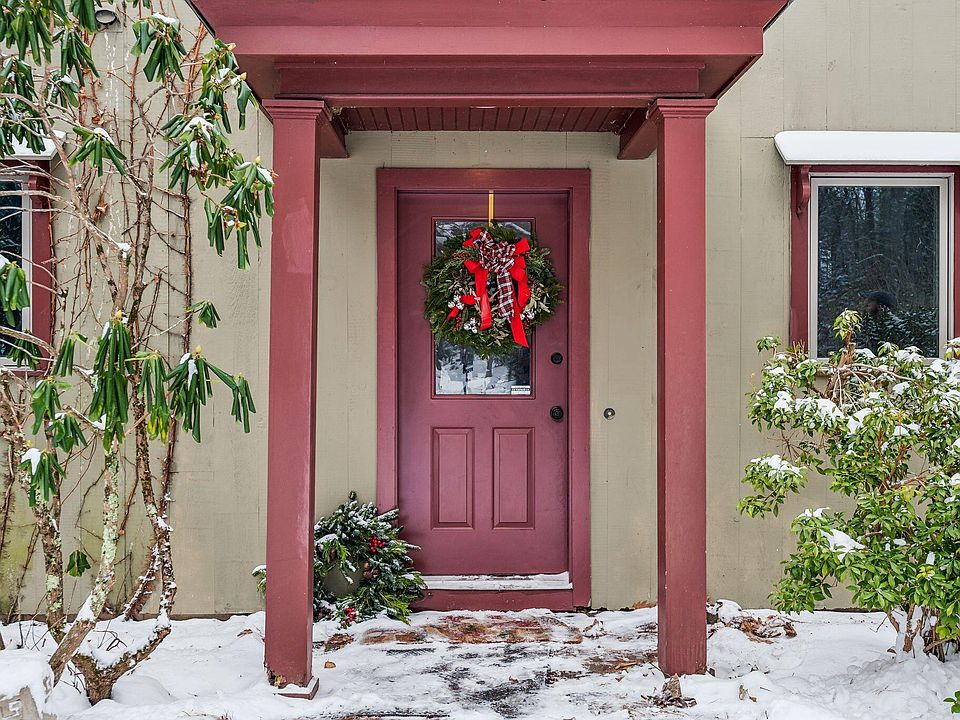 1 Dunham Pond Ln Falmouth ME | Zillow