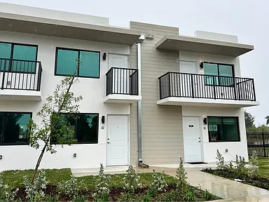 175 NE 160th St Miami FL | Zillow