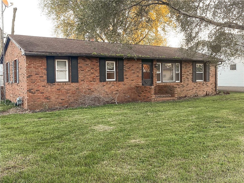 15 E Wilson St, Henning, IL 61848 | Zillow