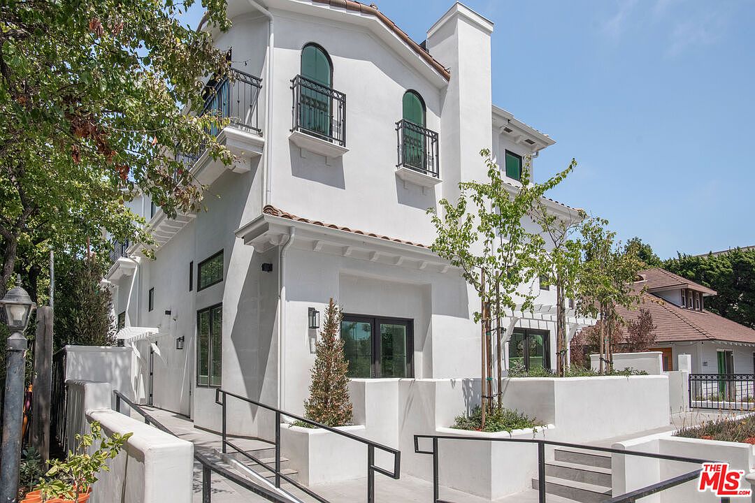 1025 Euclid St #105, Santa Monica, CA 90403 | MLS #23-263757 | Zillow