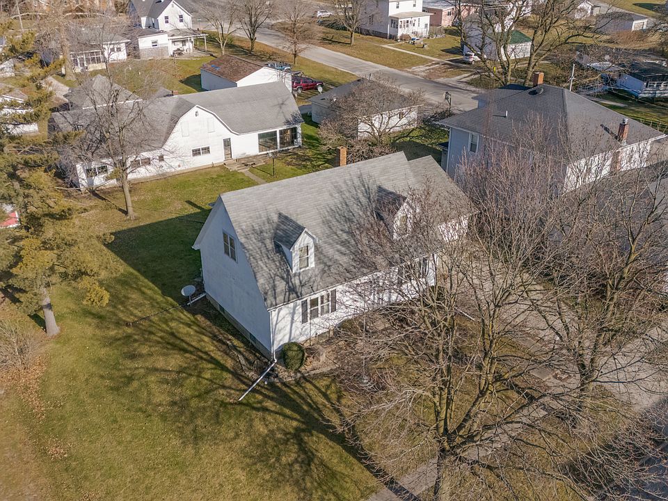 111 W Jeffery St, Cullom, IL 60929 | Zillow