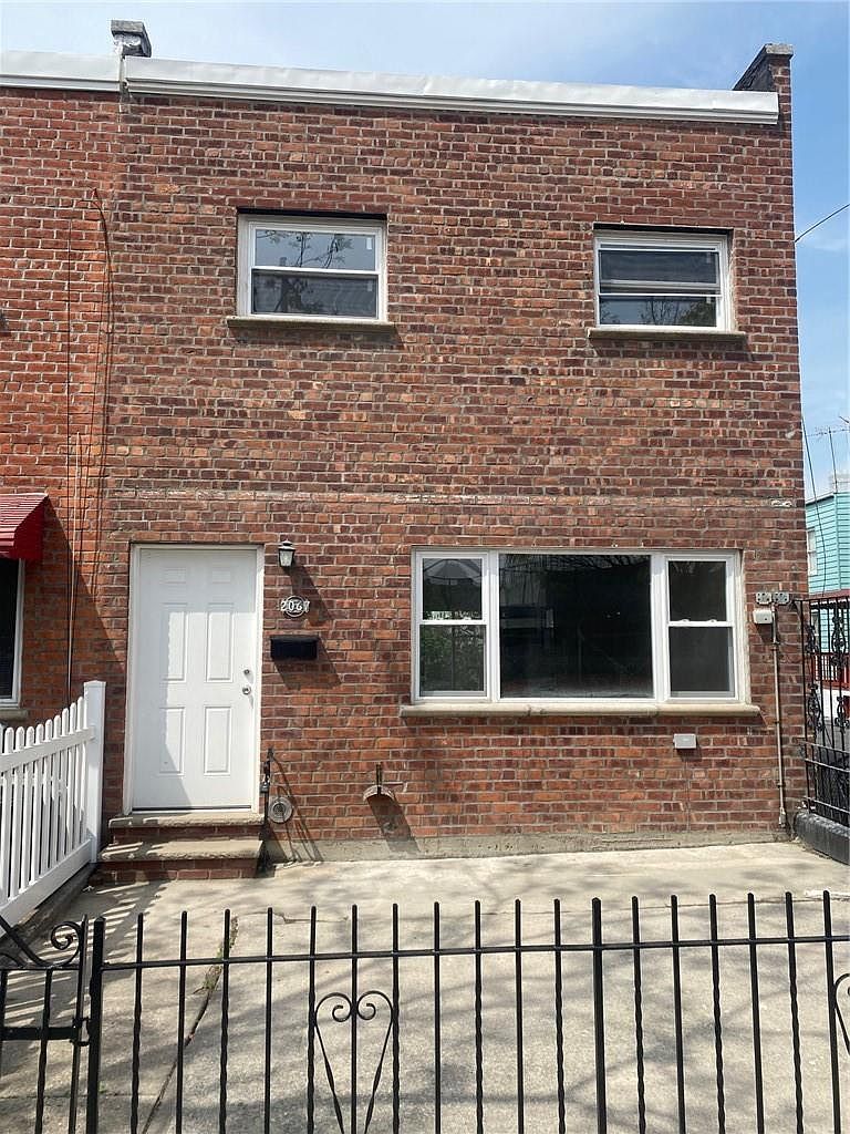 2067 Chatterton Avenue, Bronx, NY 10472 | Zillow