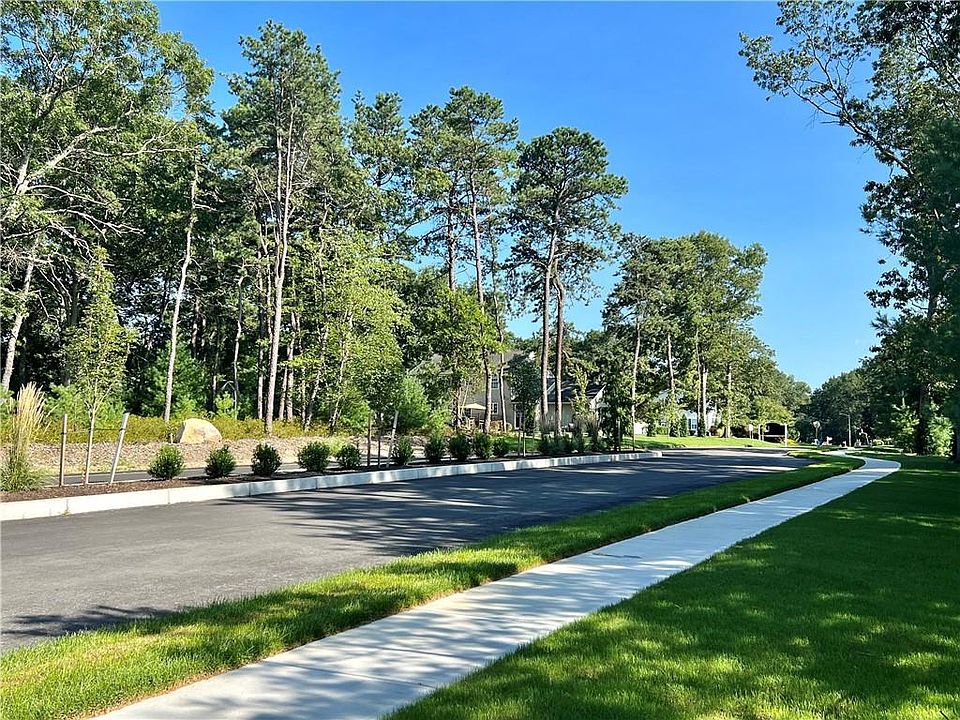 4 Sunset Lake Cir, Coventry, RI 02816 | Zillow