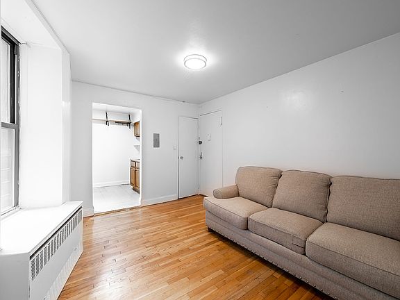 393 Hewes St APT 2C, Brooklyn, NY 11211 | Zillow