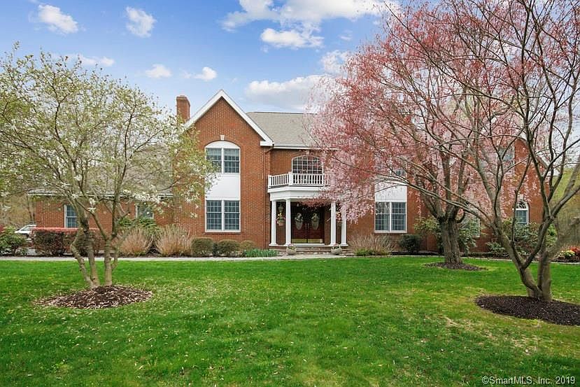 24 Laura Dr, Danbury, CT 06811 | Zillow