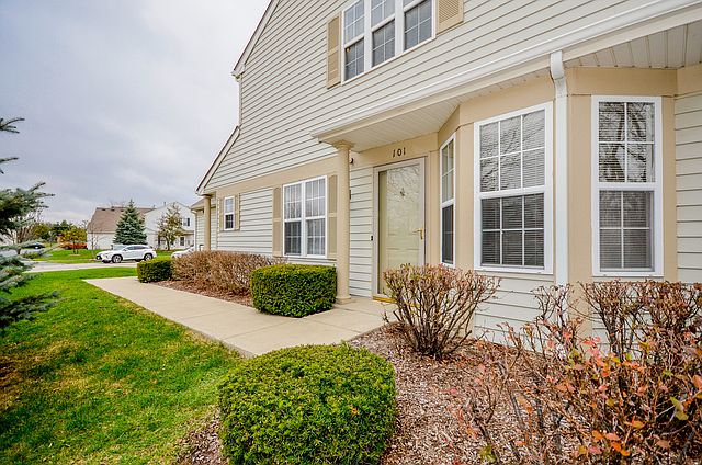 2220 Waterleaf Ct UNIT 101, Naperville, IL 60564 | Zillow