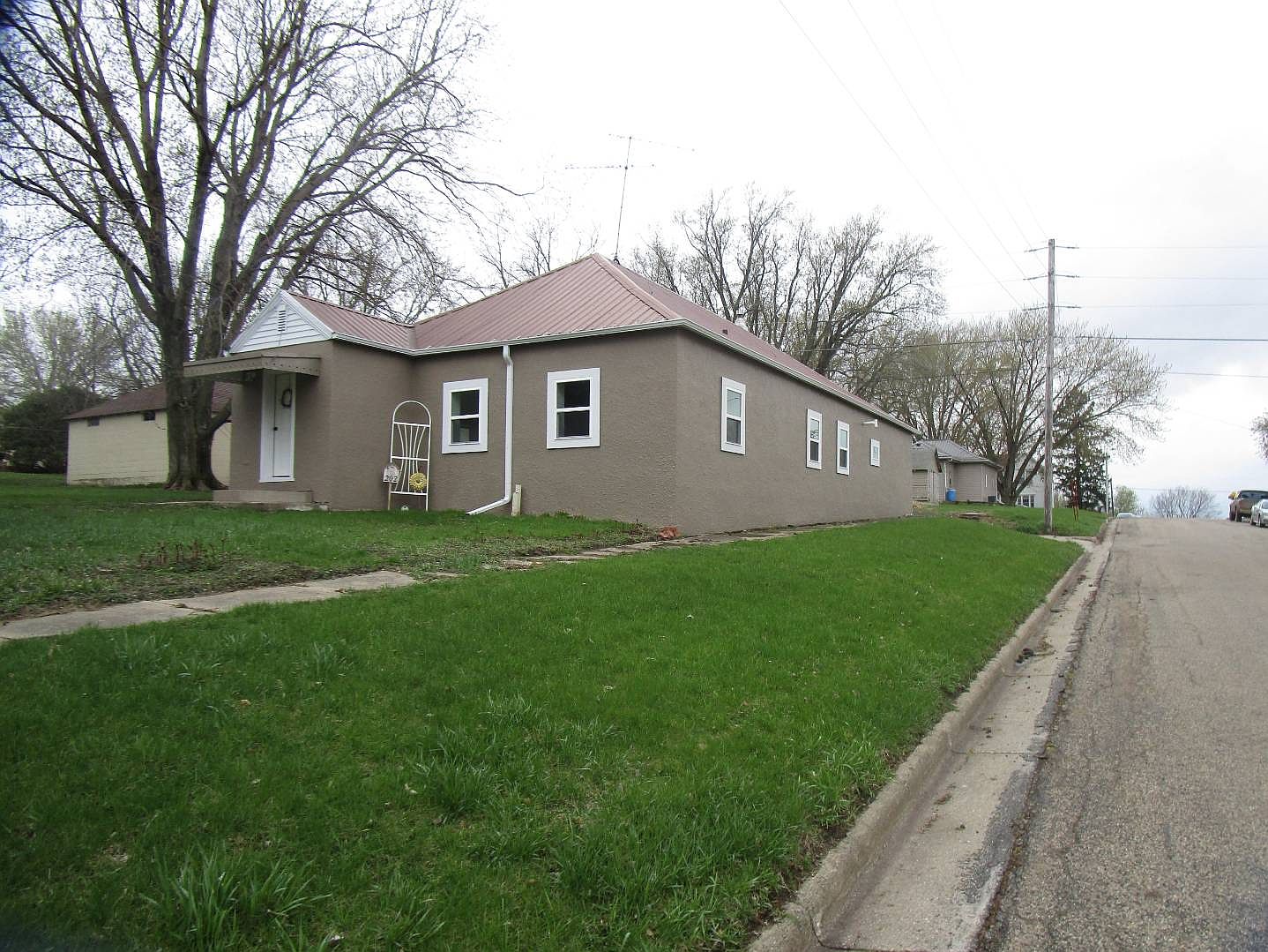 202 Main St, Ireton, IA 51027 | Zillow