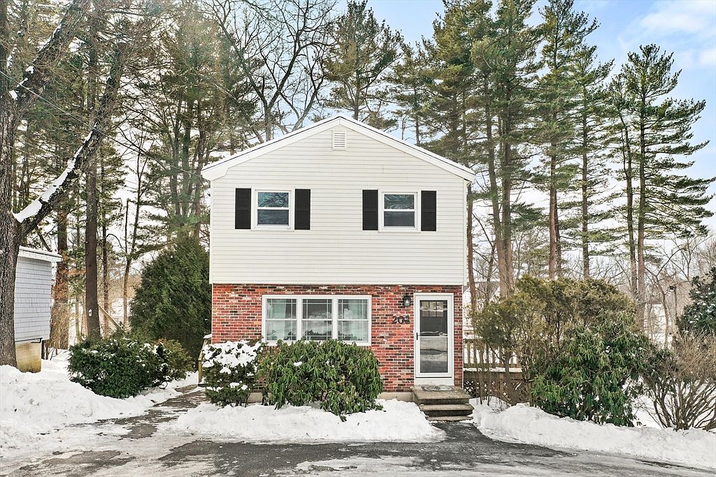202 & 208 Long Pond Dr, Dracut, MA 01826 | Zillow