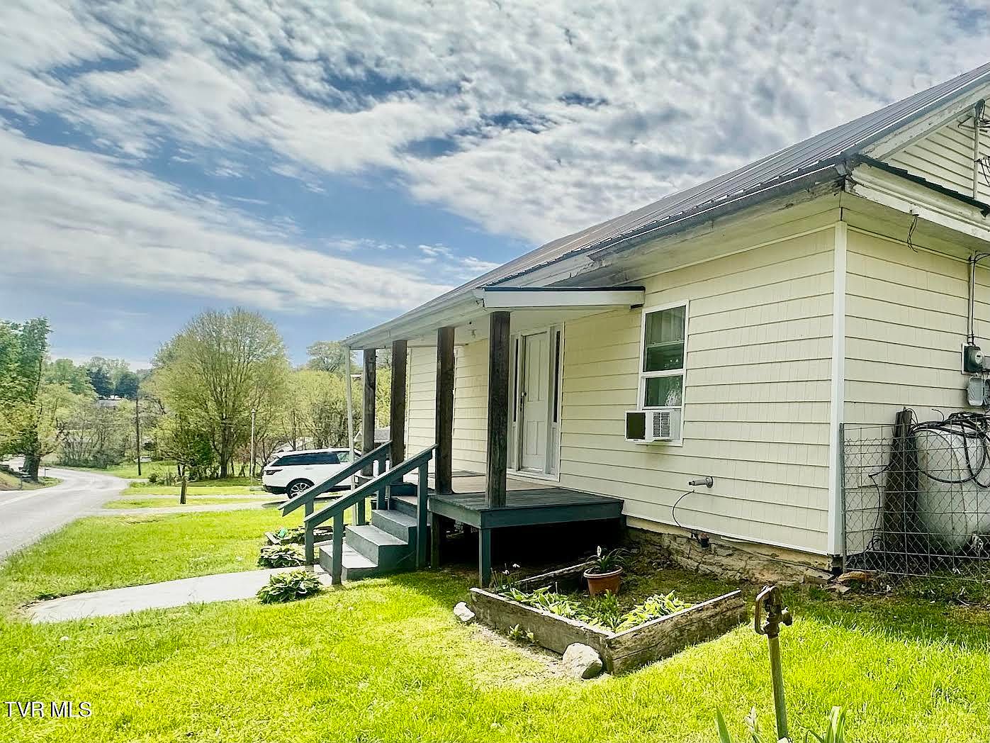 6465 Old Stage Rd, Chuckey, TN 37641 | Zillow