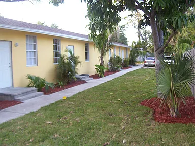 128 W 10th Street - 4 - 128 W 10th St Riviera Beach FL | Zillow